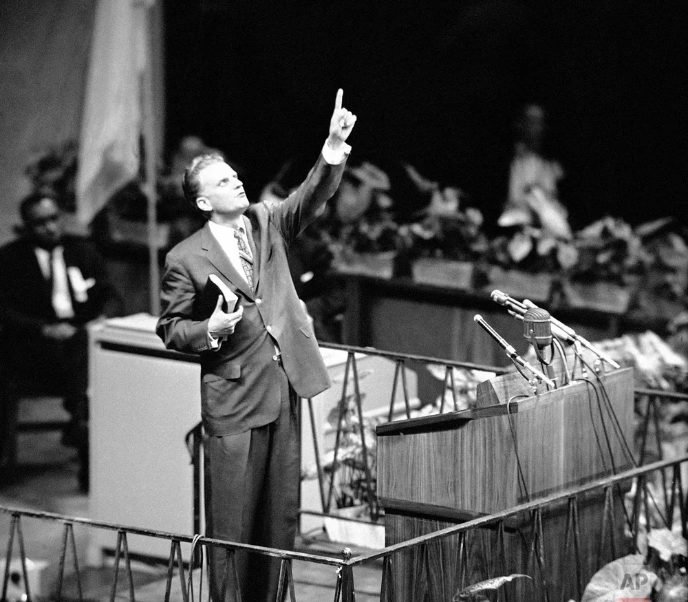 Rev. Billy Graham, known as ‘America’s Pastor,’ dies at 99 — AP Photos