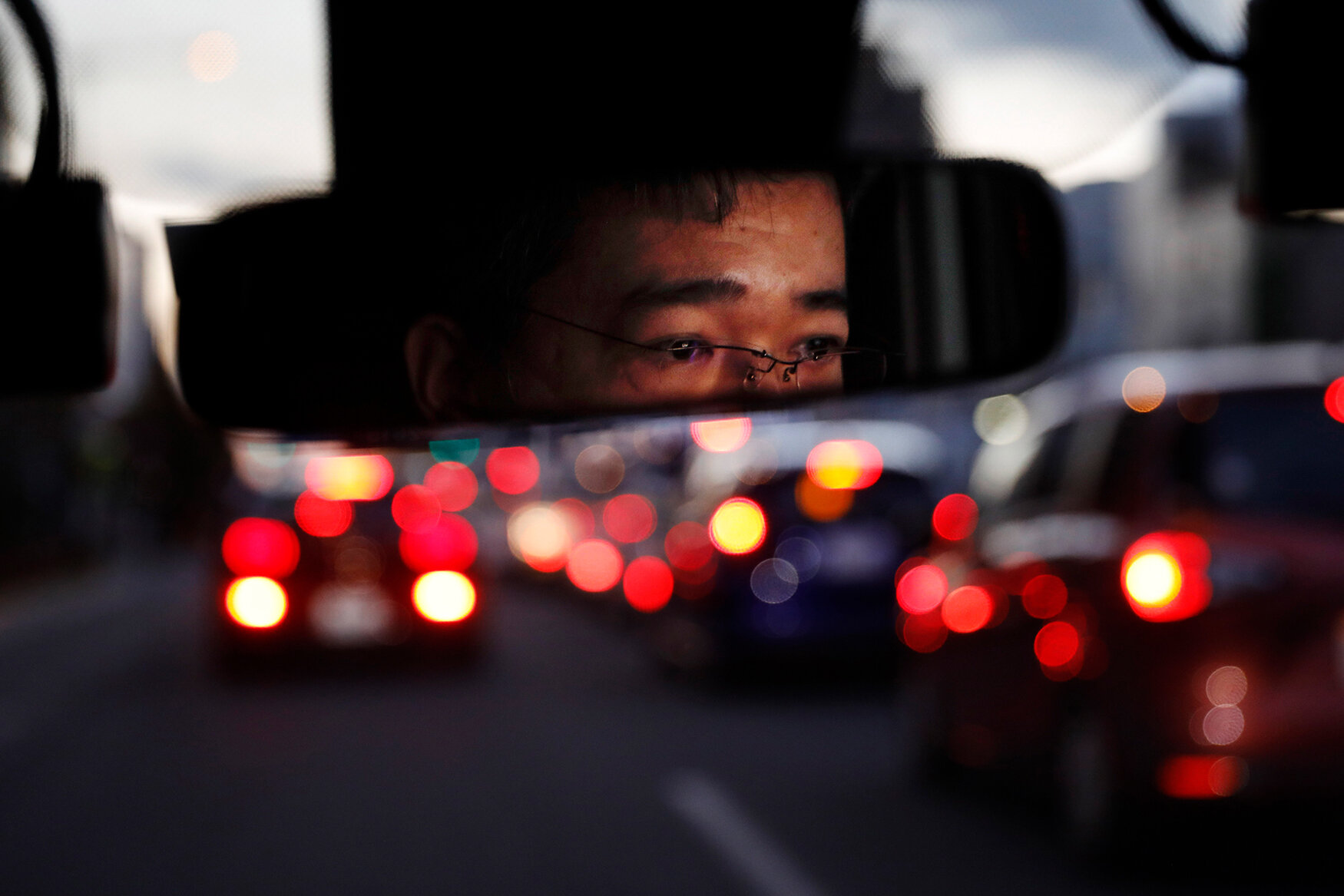 The Tokyo taxi driver: Suit and tie, white gloves optional — AP Images ...