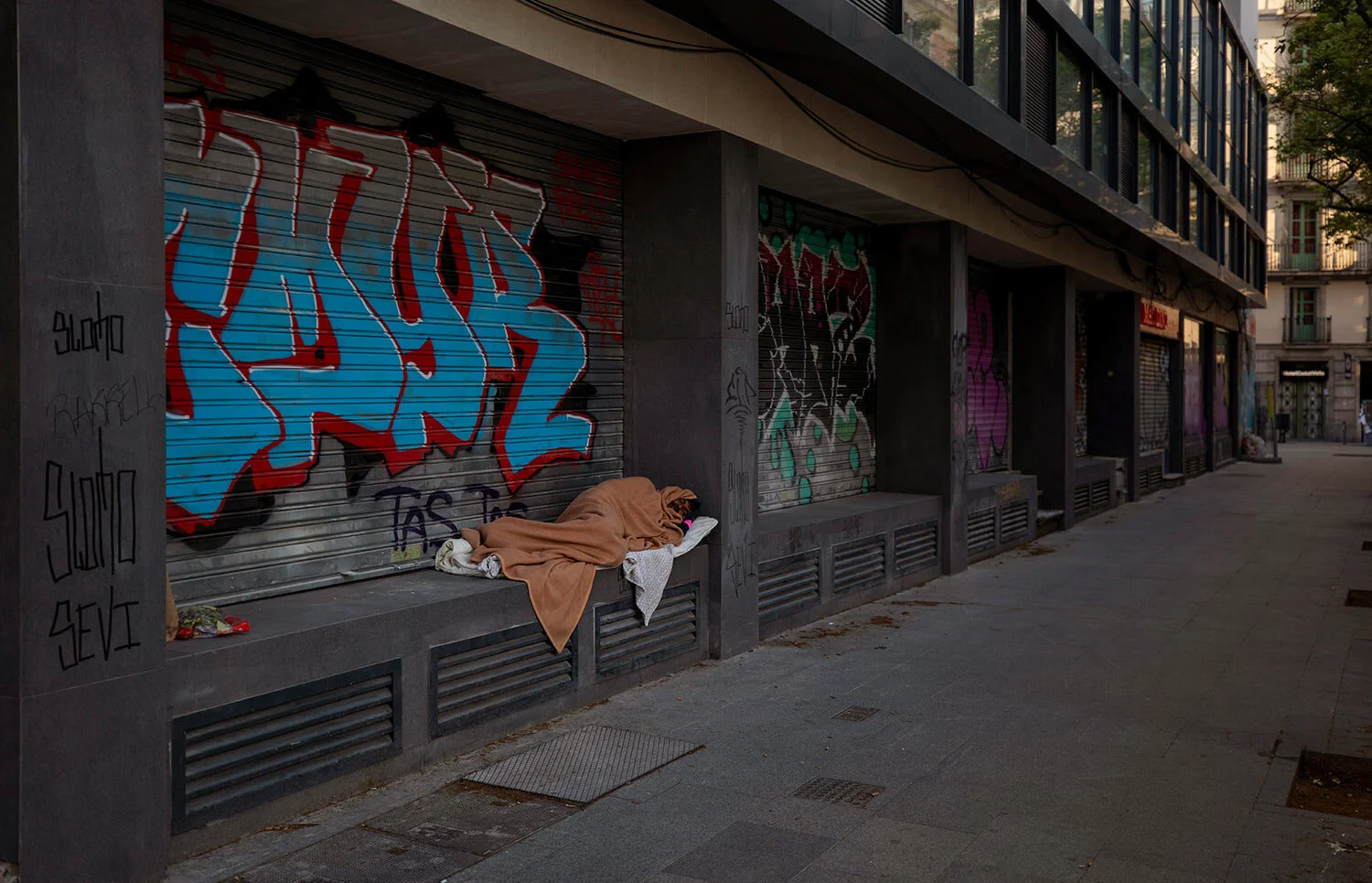 Barcelona homeless in the time of Corona — AP Images Spotlight
