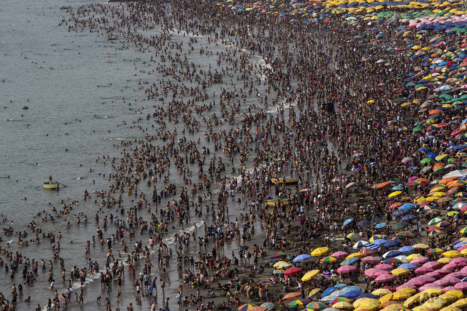 Peru's Agua Dulce Beach: Before and After COVID-19 — AP Images Spotlight