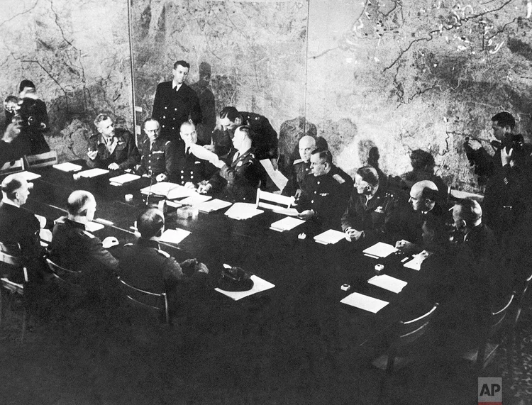 V-E DAY: AP Breaks News of German Surrender — AP Photos