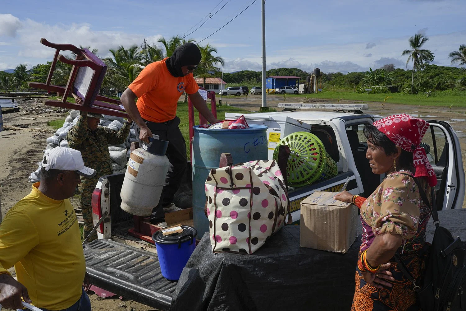 Panama's Gunas pushed from their island by rising sea levels — AP Photos