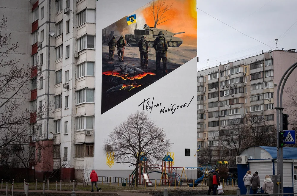 War-themed murals in Kyiv honor Ukraine's fallen soldiers — AP Photos