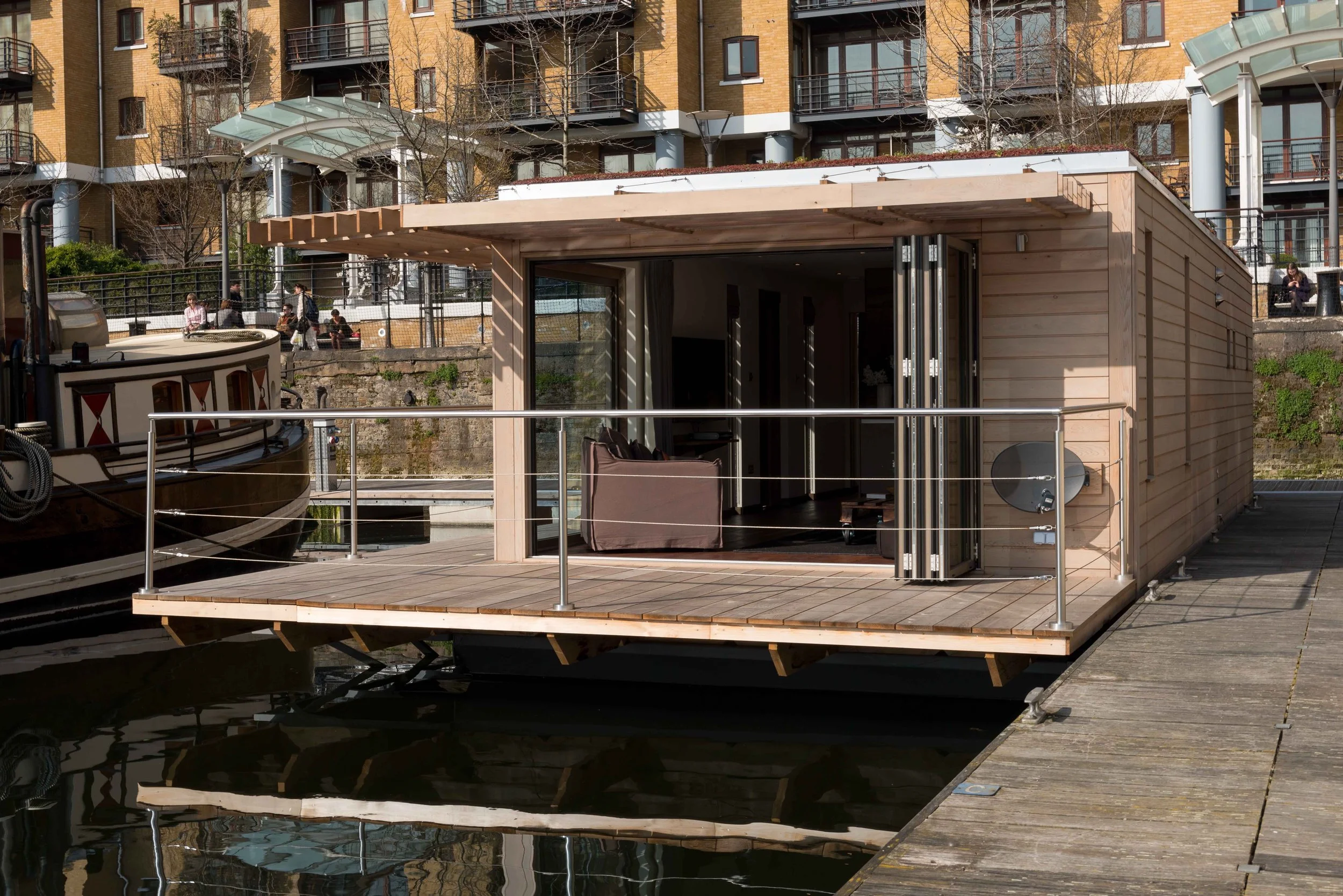 Floating Homes & Bespoke Offices | EcoFloatingHomes.com