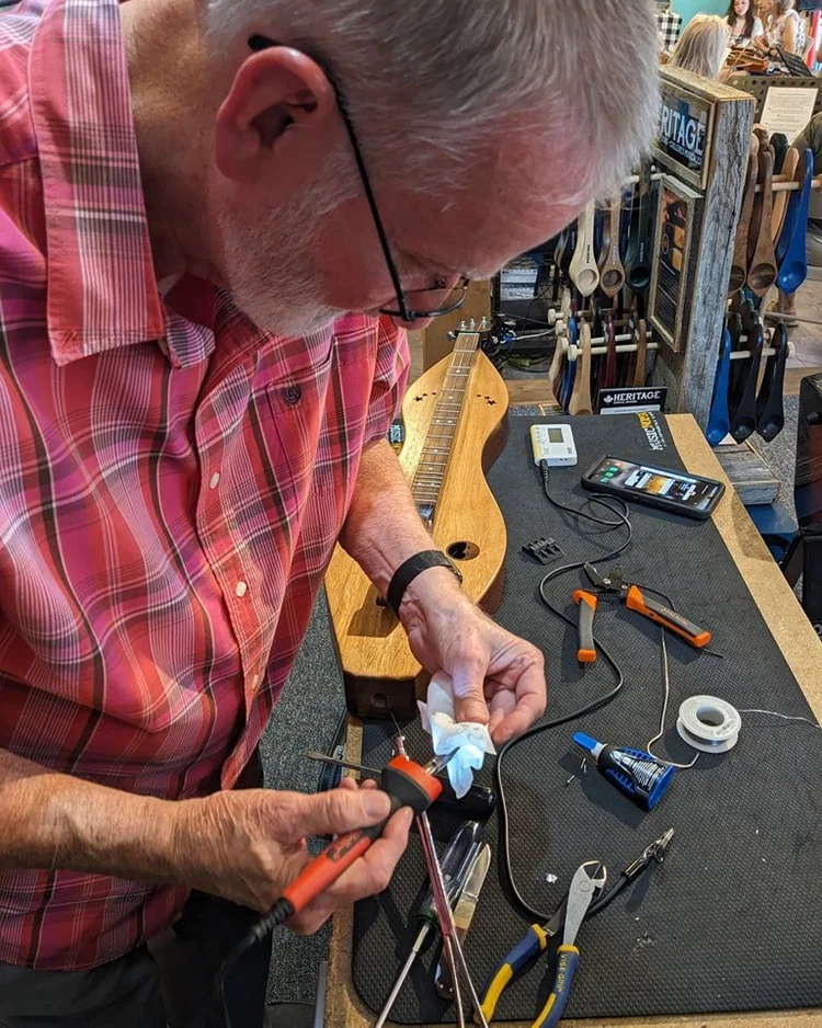 Luthiers — A unique music store in Brown County, Indiana!
