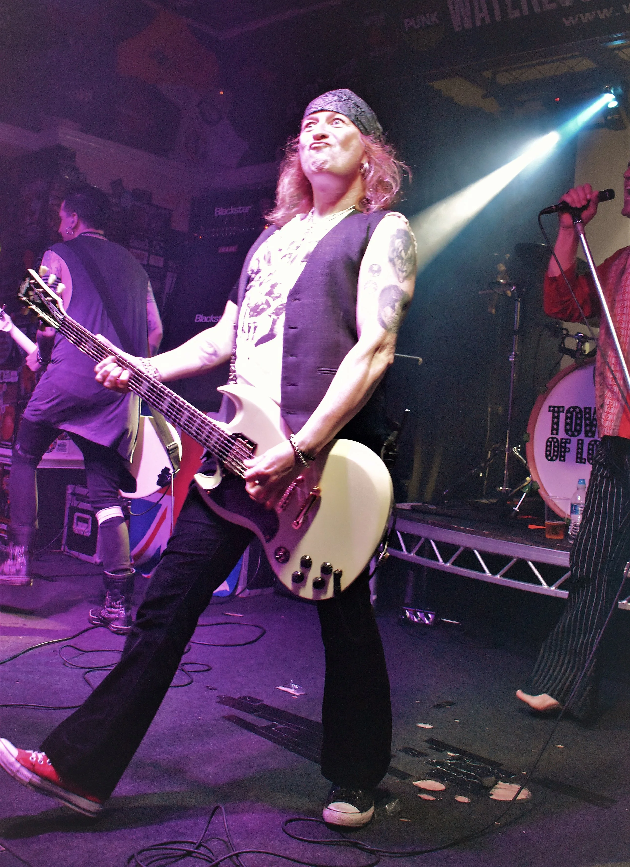 Live Review : Towers of London + Takeaway Thieves + Johnny Quadrio ...