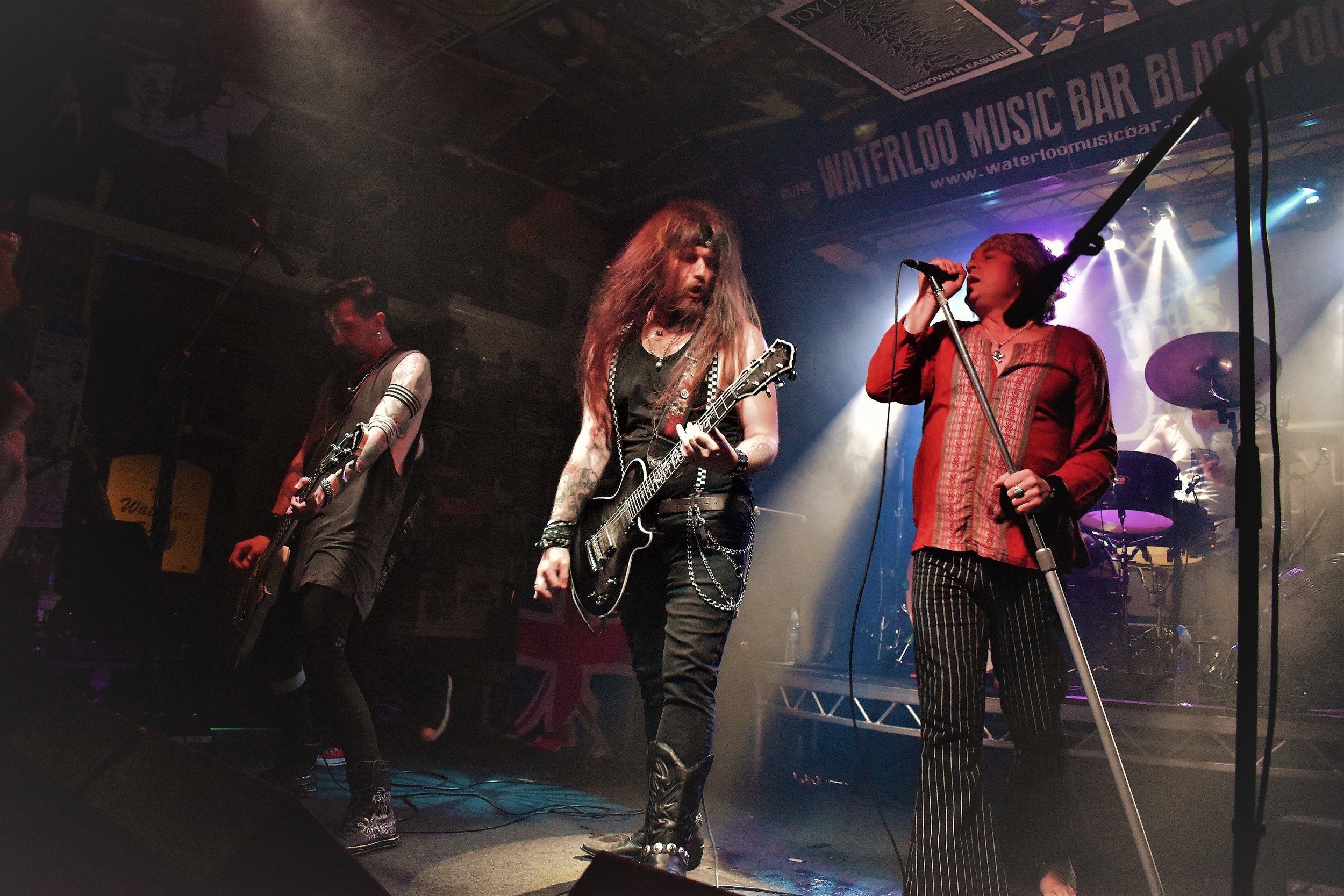 Live Review : Towers of London + Takeaway Thieves + Johnny Quadrio ...