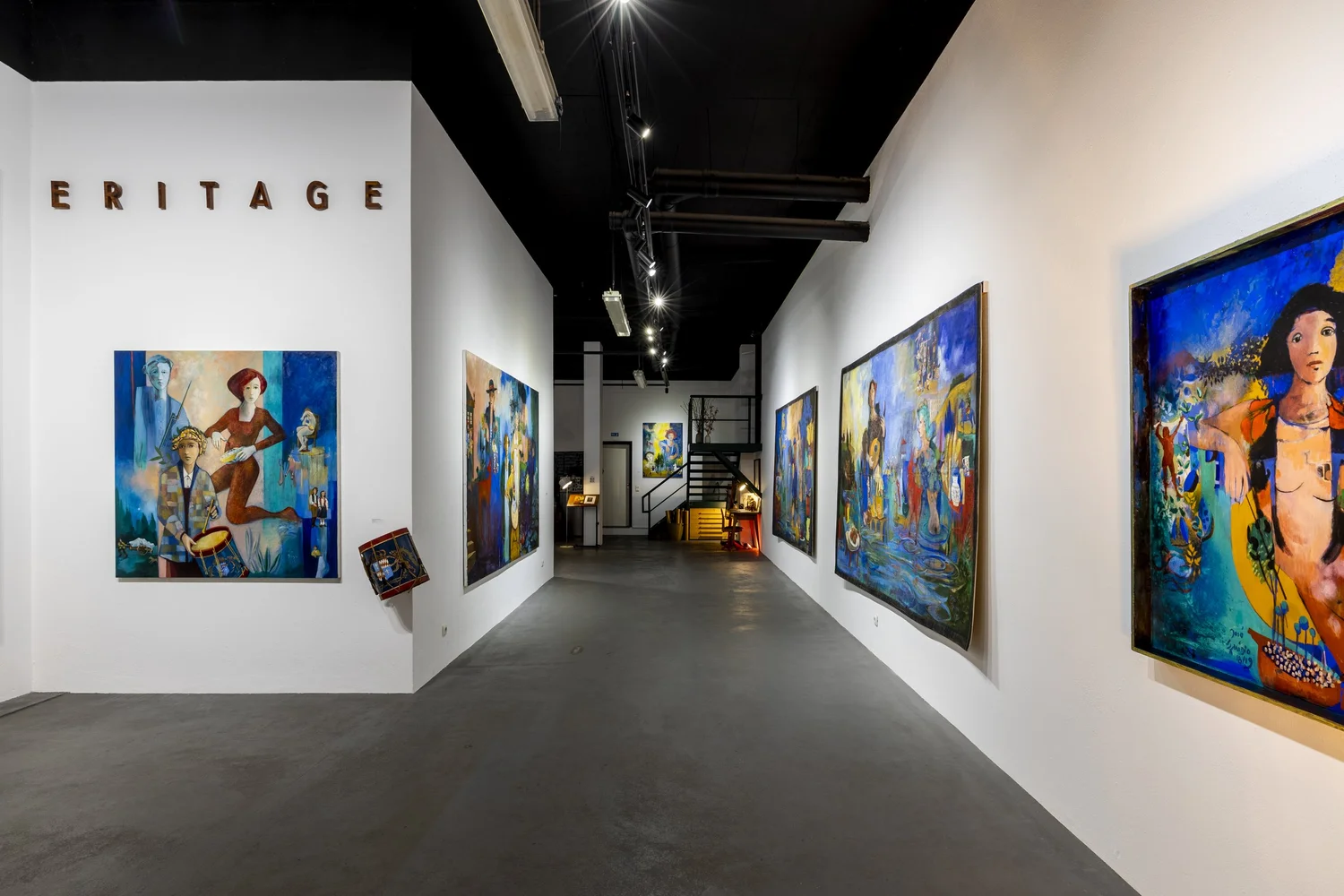 No Teatro das Emoções | José Emídio (1956, Portugal) — Eritage Art Projects