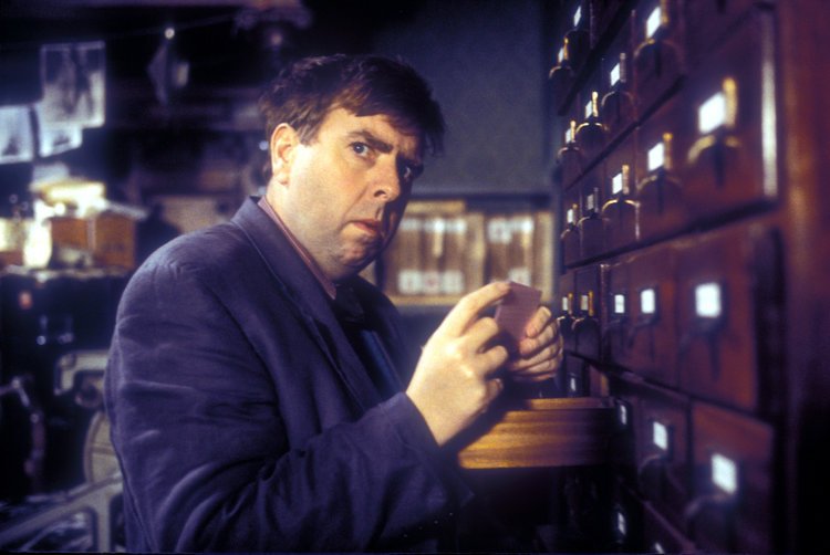 SHOOTING THE PAST (1999) — STEPHEN POLIAKOFF