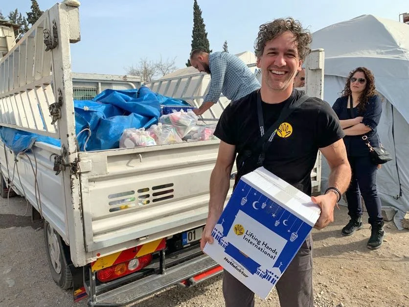 Lifting Hands International — Shipment Tracker