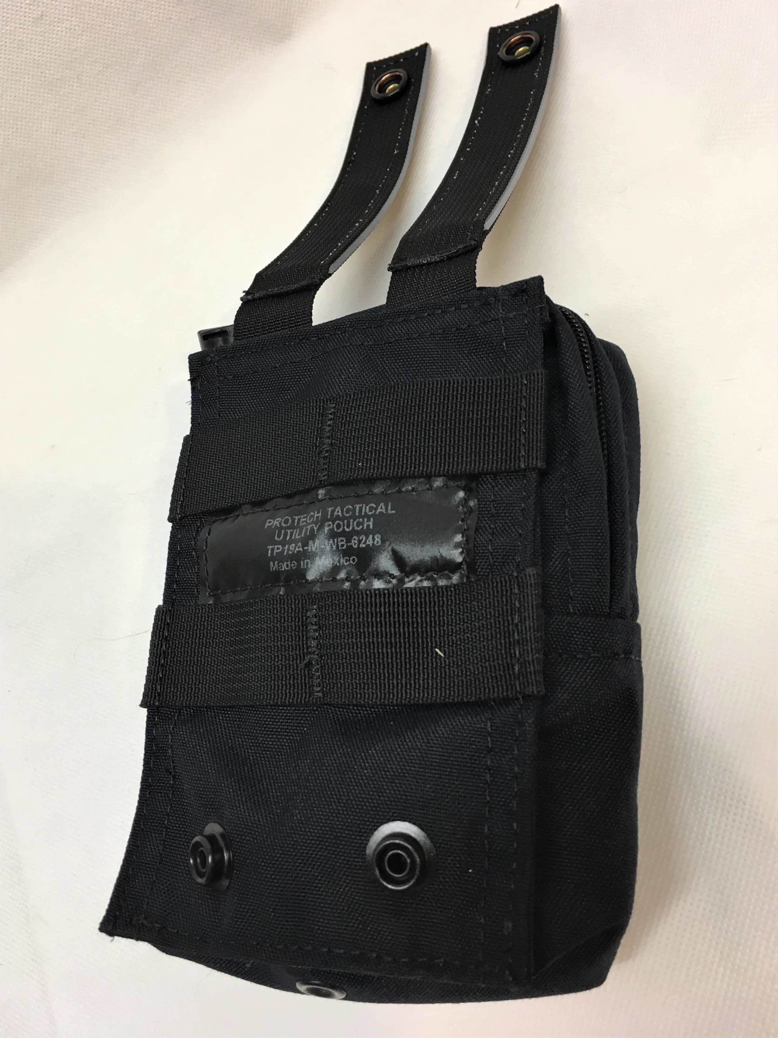 Safariland MOLLE TP19A-6248 - Black Vertical Utility Pouch, 4" X 6" — ATLAS Consulting Group ...