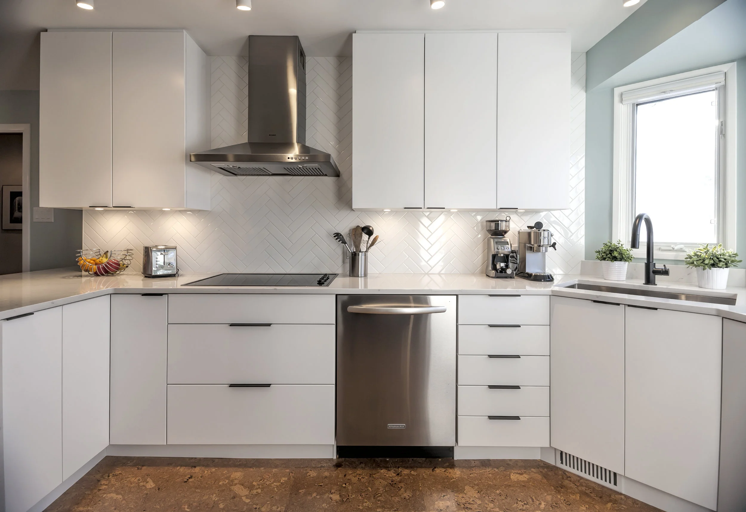 TENTEN Kitchens & Contracting