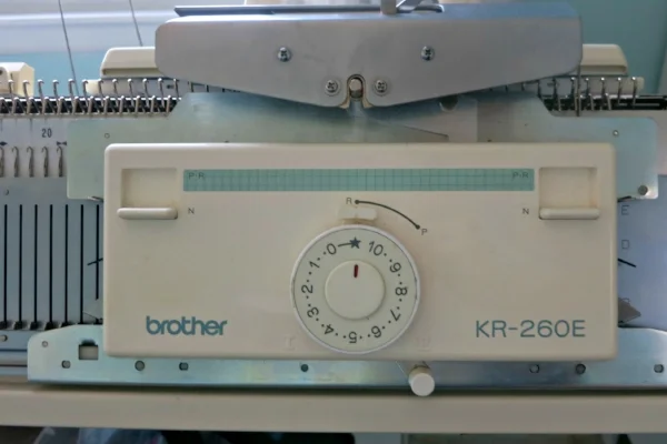 How to machine knit a 1 x 1 ribbing on Brother 260 with a ribber ...