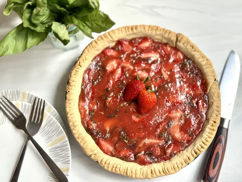 Strawberry Basil Pie — GLASS OF WEINSTEIN