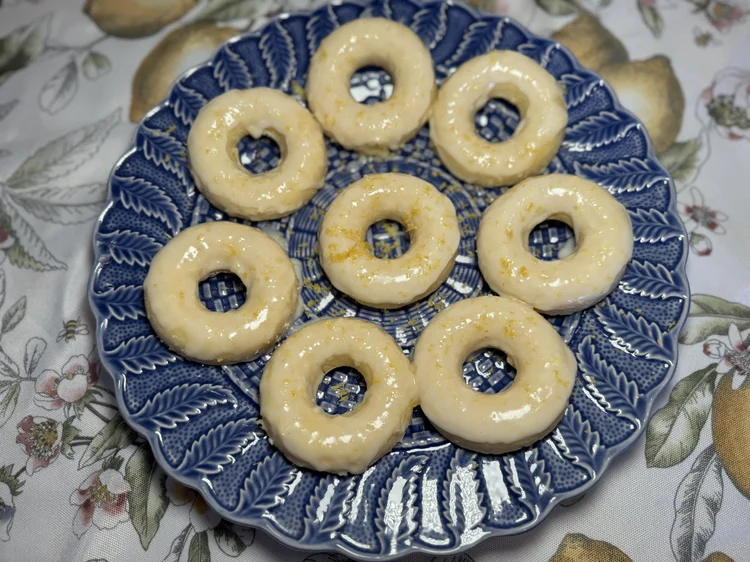 Lemon Doughnuts — GLASS OF WEINSTEIN