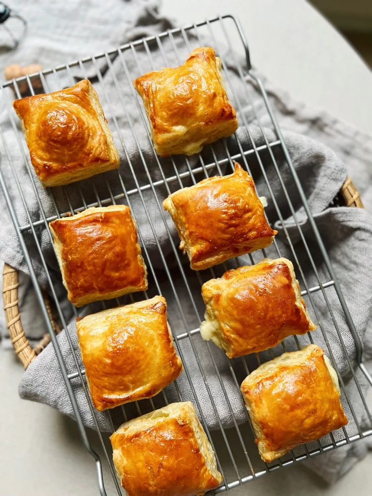 The Croissant Hack You've Been Looking For (Hint: It's Puff Pastry ...