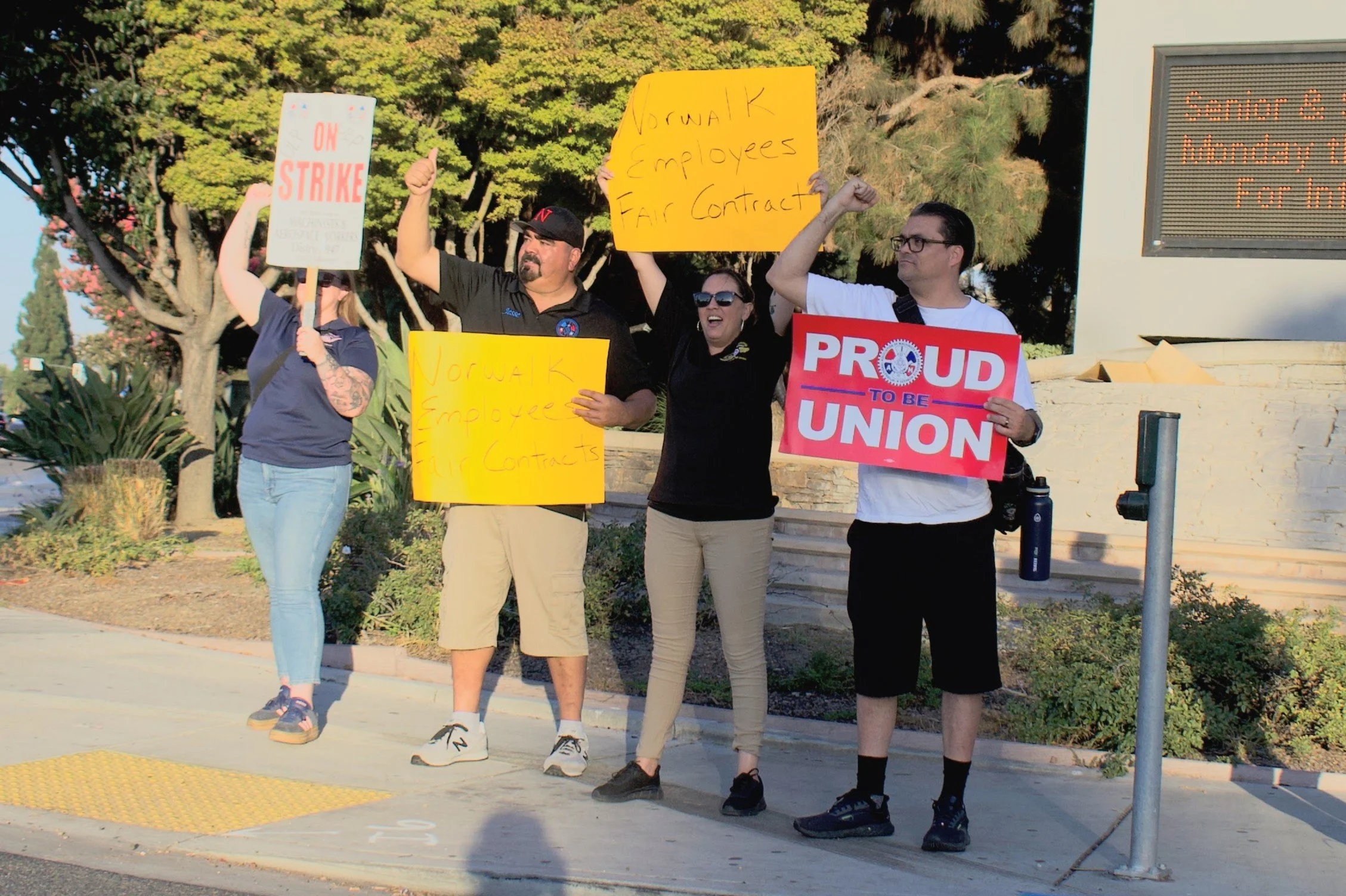 Norwalk union workers poised to strike — The Norwalk Patriot