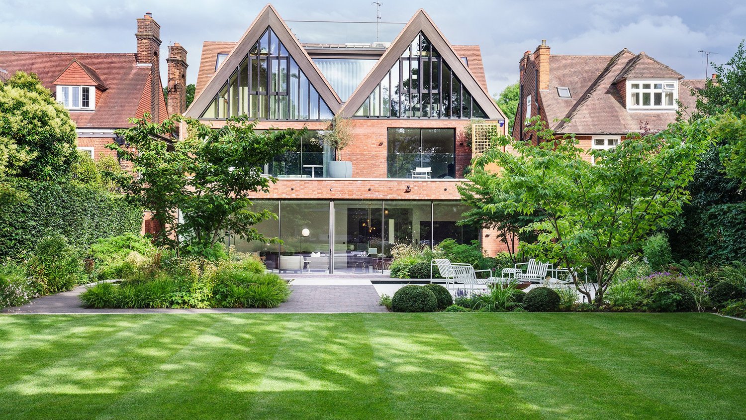 Tom Simpson Design - Award winning garden design