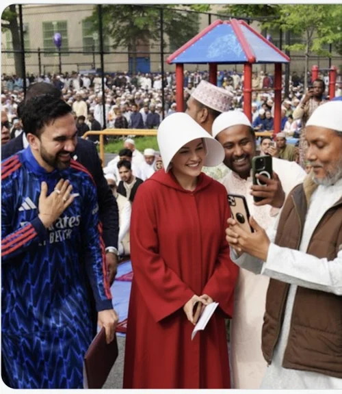 AOC goes full Handmaid's Tale, and (some) people have noticed ...