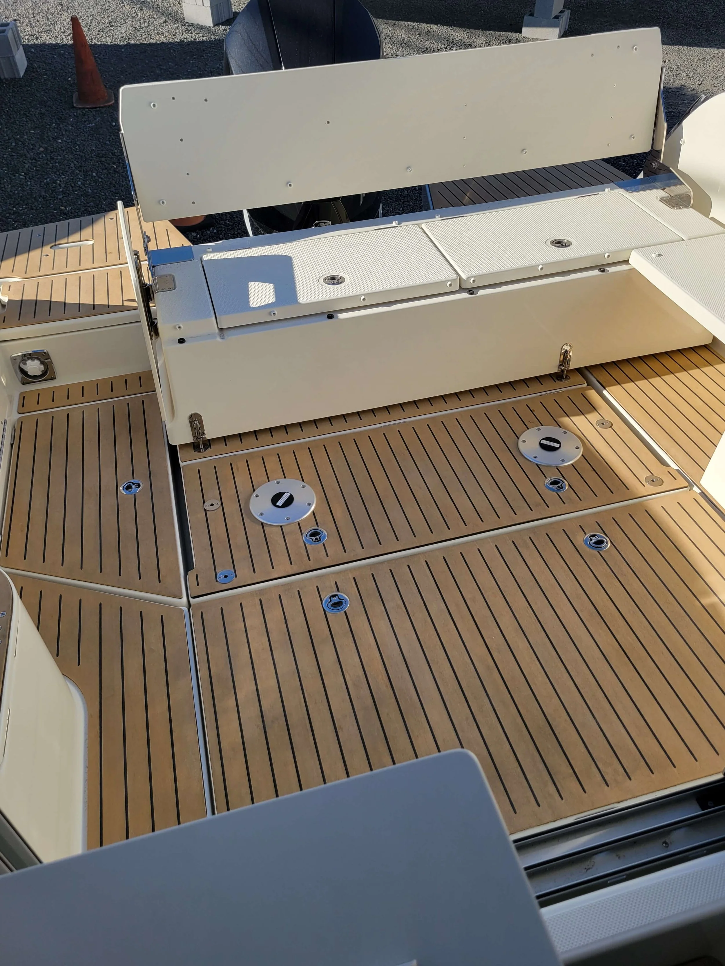 2025 T25 Explorer 4 Stroke (300 HP) — Harbour Yacht Club & Marina