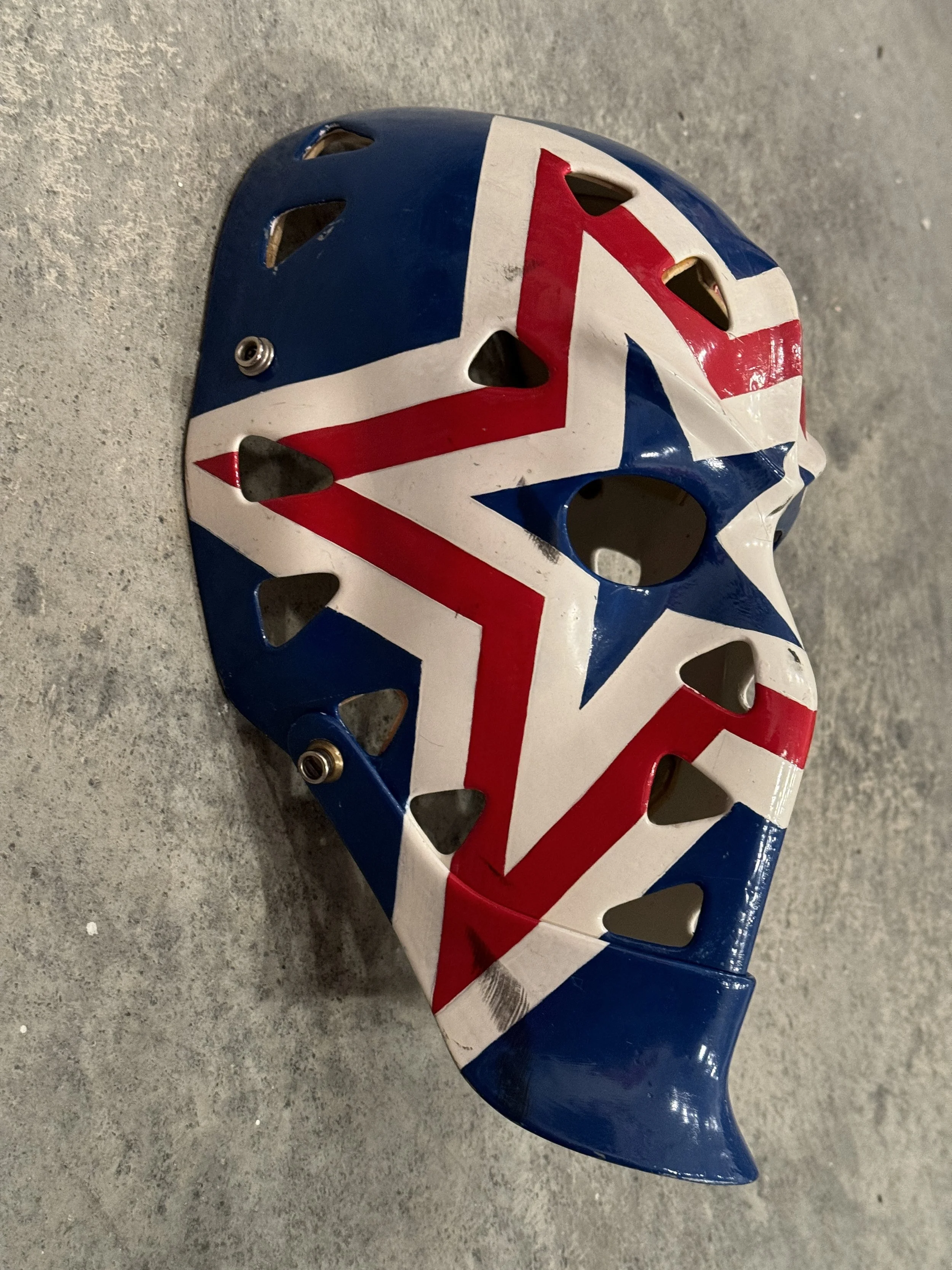 Wayne Stephenson mask — Game Worn Goalie Jerseys