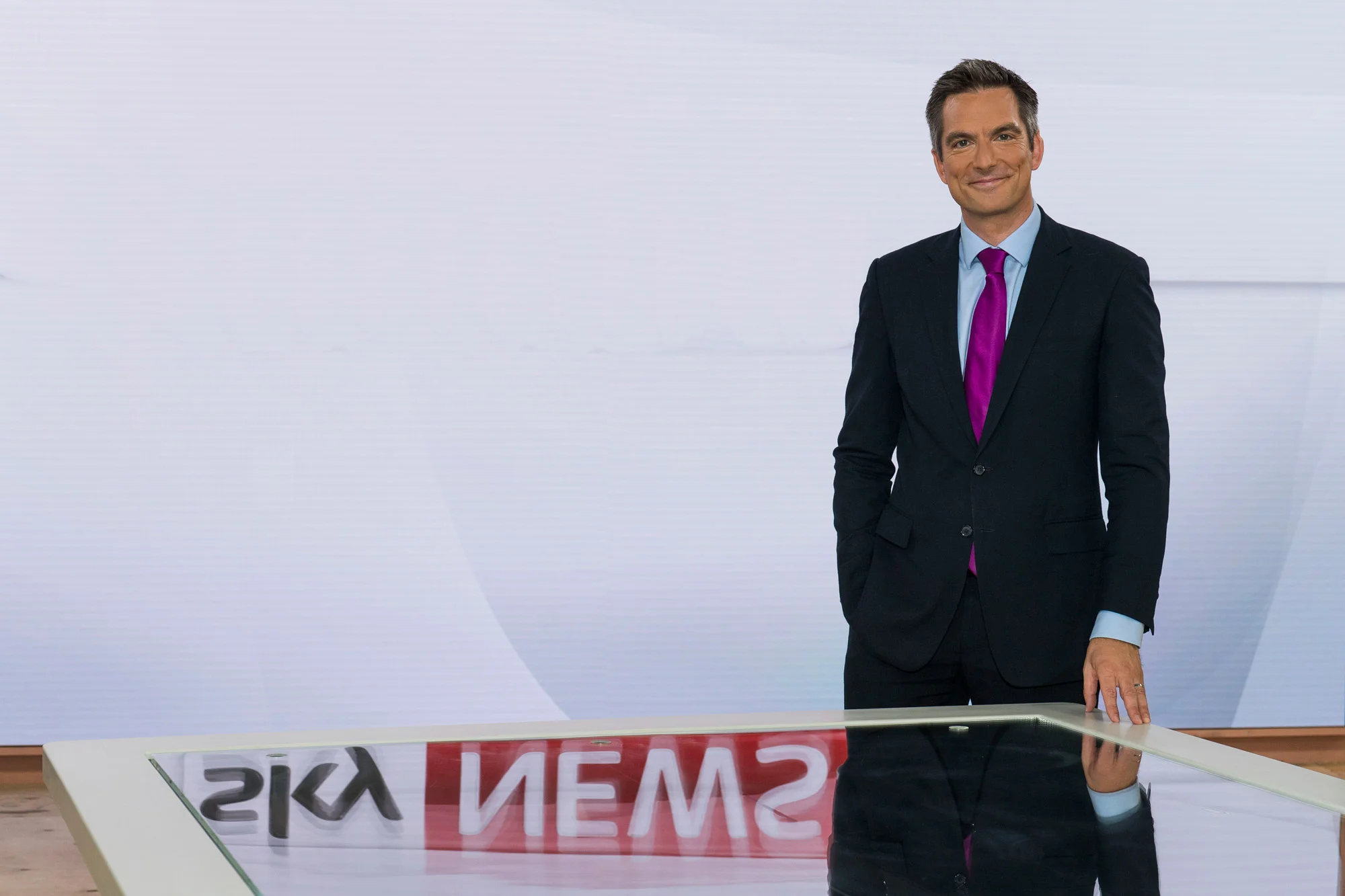 Official website for Jonathan Samuels - broadcast journalist and Sky ...