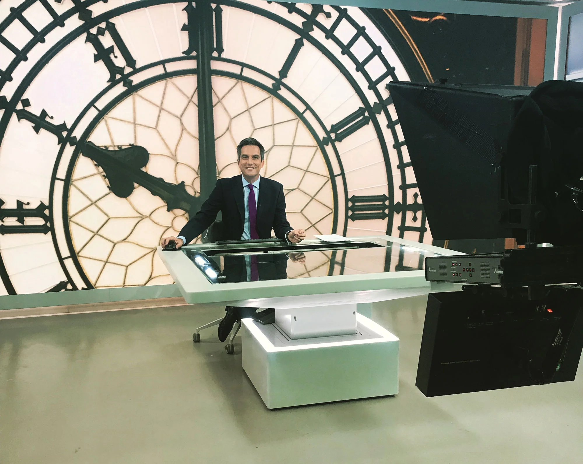 Gallery - photos of Sky News presenter and reporter Jonathan Samuels ...