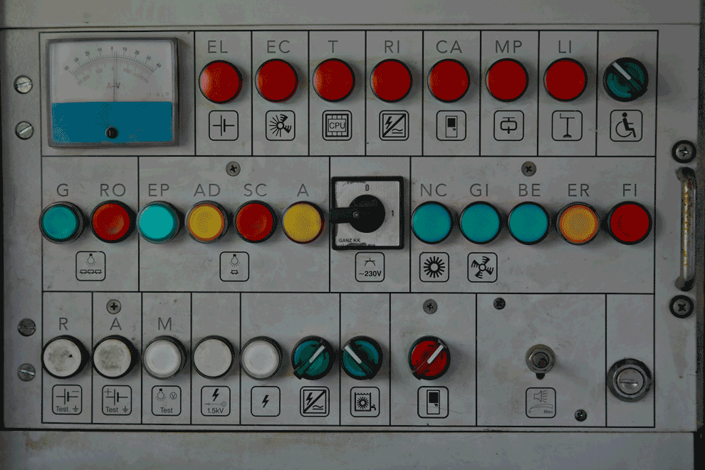 Mobile Escape - Submarine Console 3 Zoom