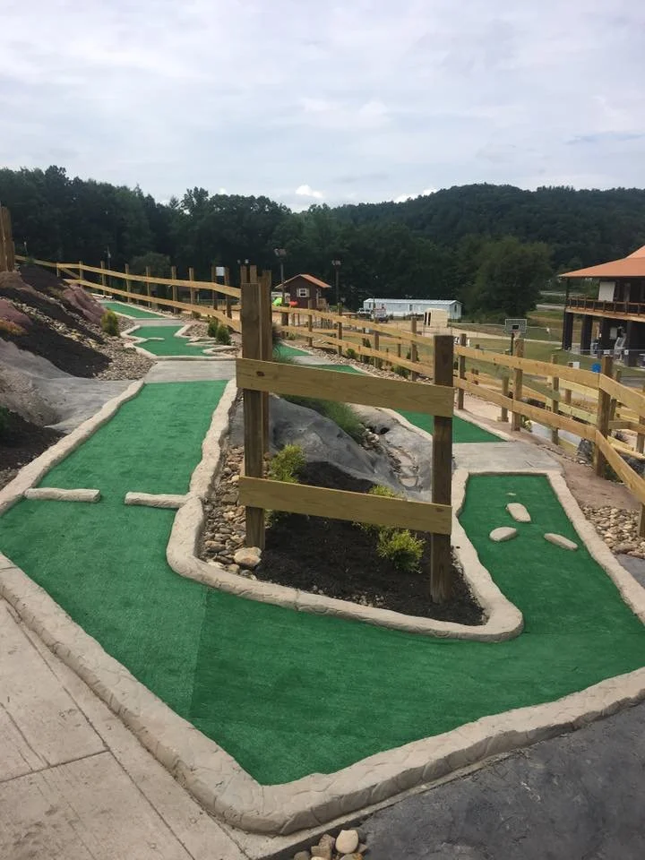 Mini Golf — Brushcreek Falls Resort