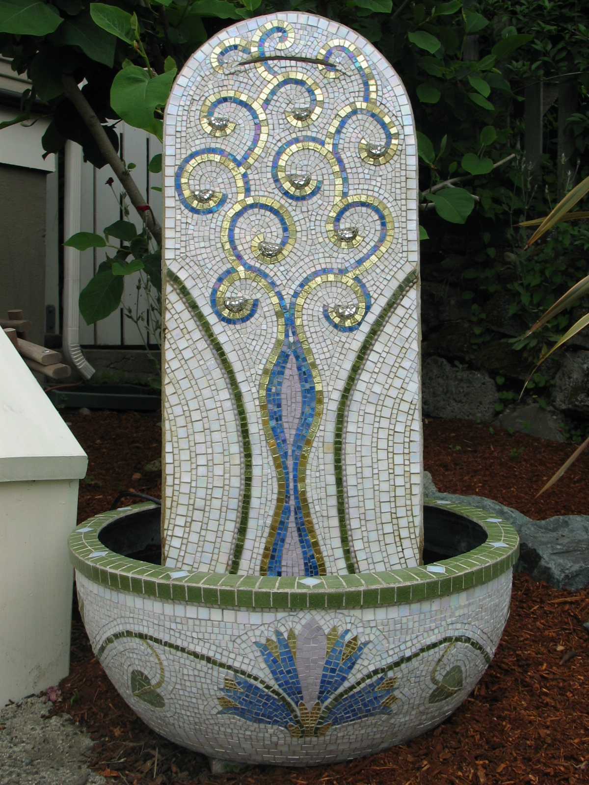 Custom Mosaic Mirrors and Mosaic Artwork by Artist Angie Heinrich ...