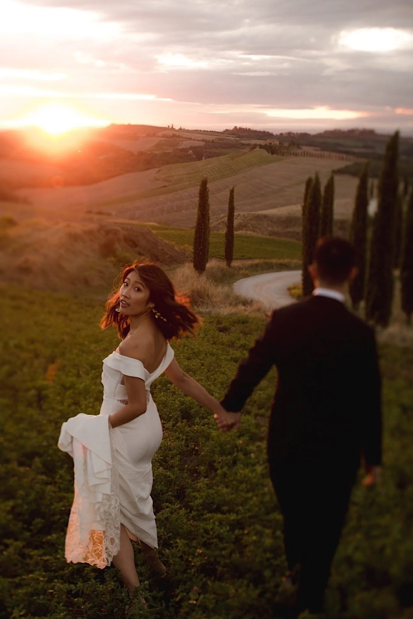 Insanely Romantic Couple Session Among Cypresses | Tuscany, Italy ...