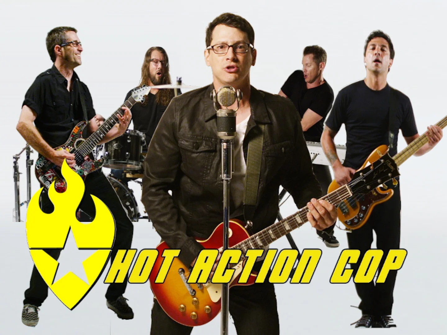 PHOTOS — Hotactioncop.com