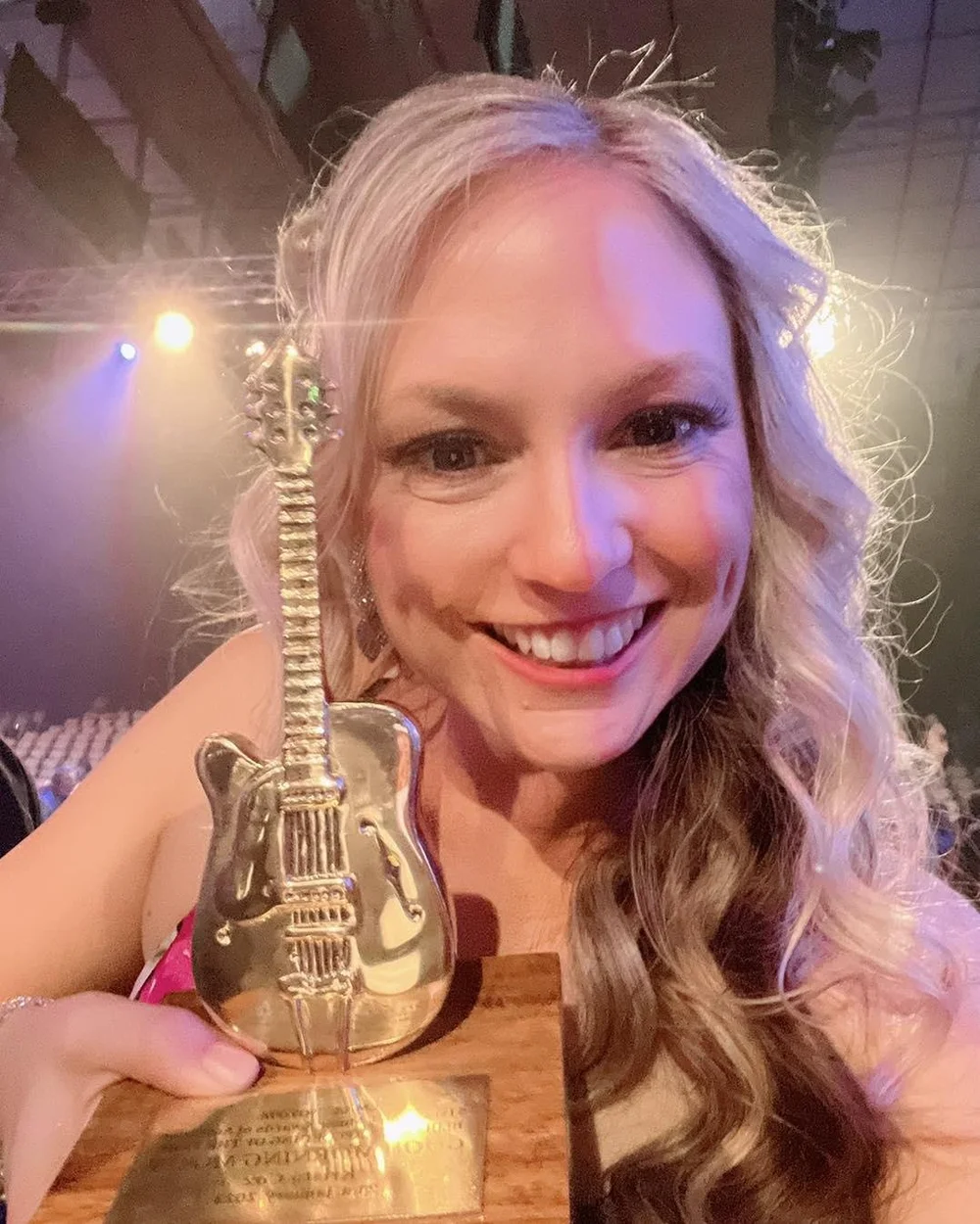 Billboard-topping Bluegrass Artist Kristy Cox wins Golden Guitar for ...