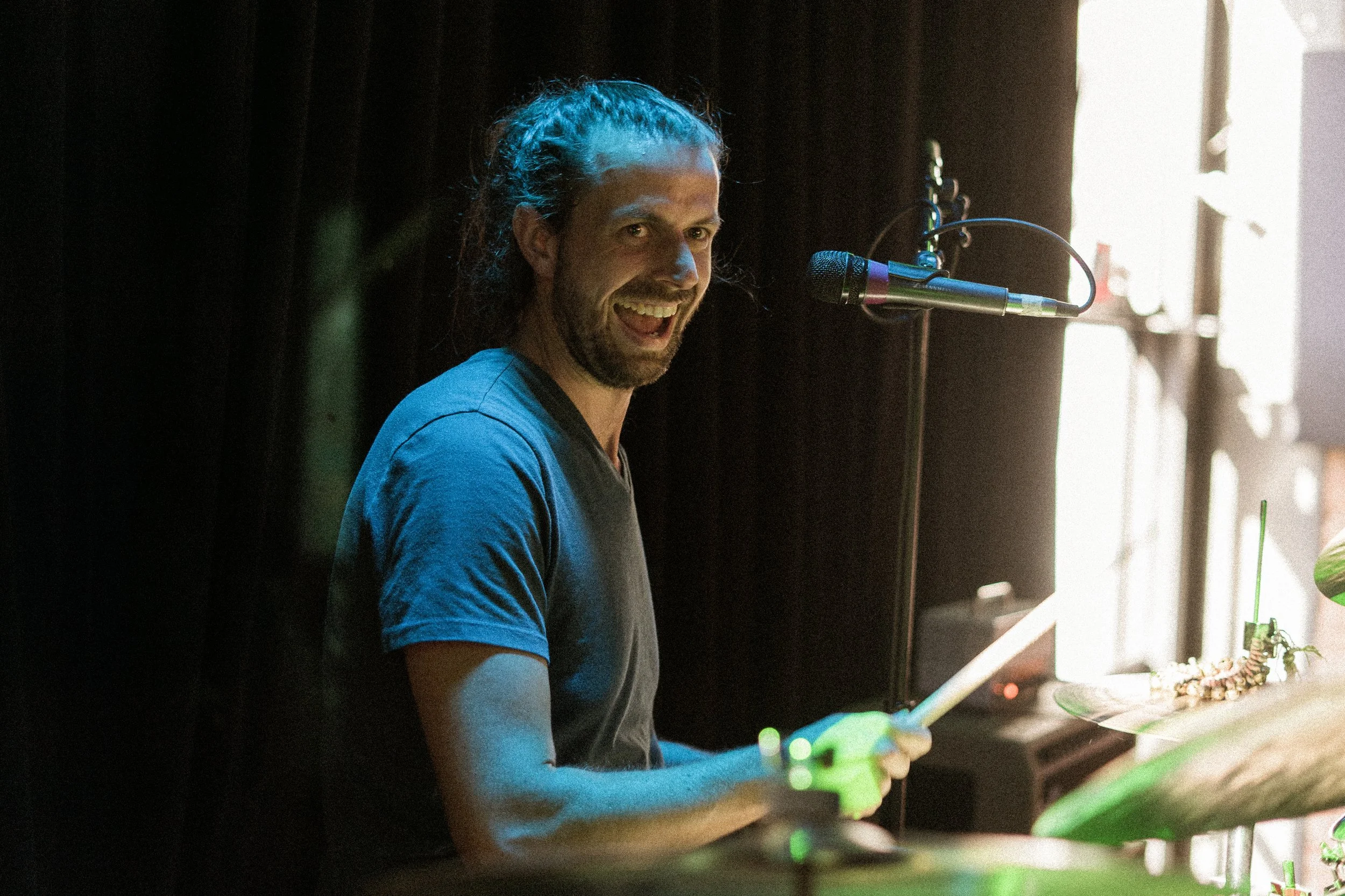 Biography — Colin Agnew