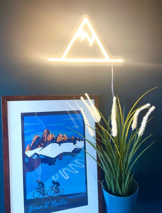 How to use mood lighting to add personality to your home with Neon 87