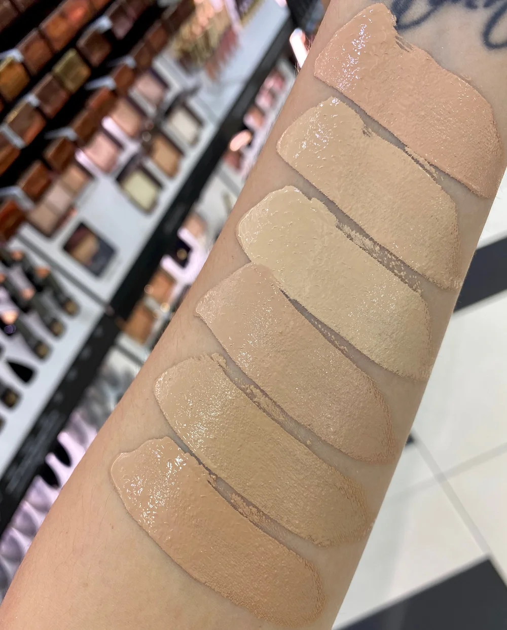 Hourglass VANISH™ AIRBRUSH CONCEALER Swatches — Survivorpeach