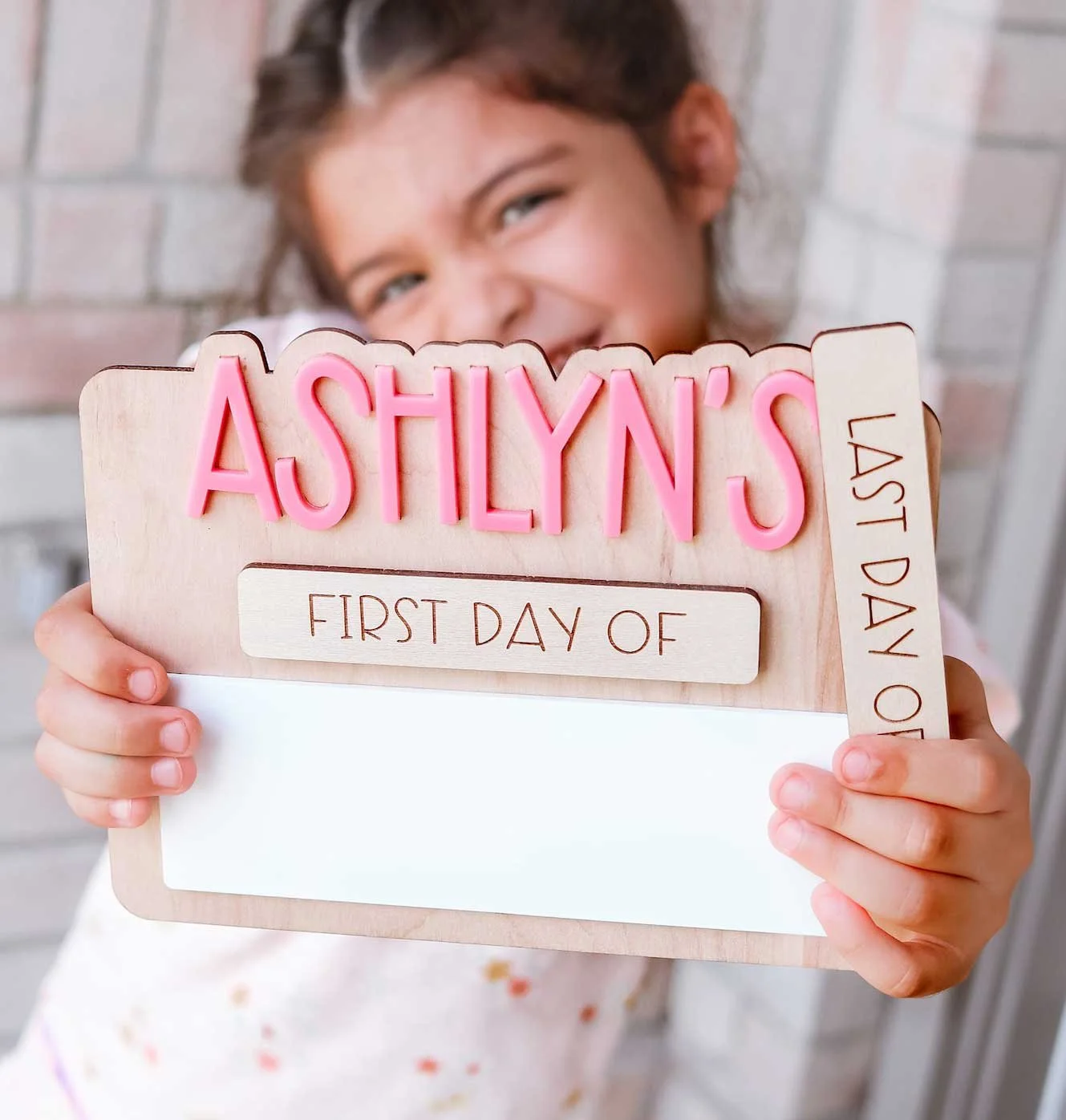 The 12 Best First Day and Last Day of School Photo Prop Sign Ideas You ...
