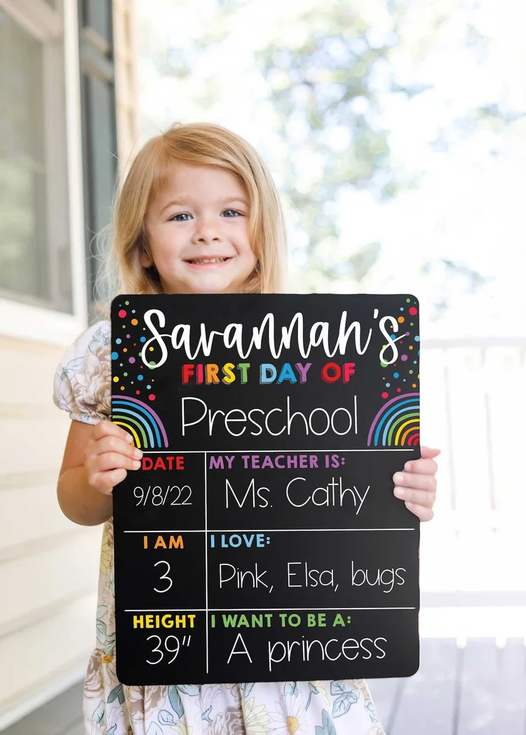 The 12 Best First Day and Last Day of School Photo Prop Sign Ideas You ...