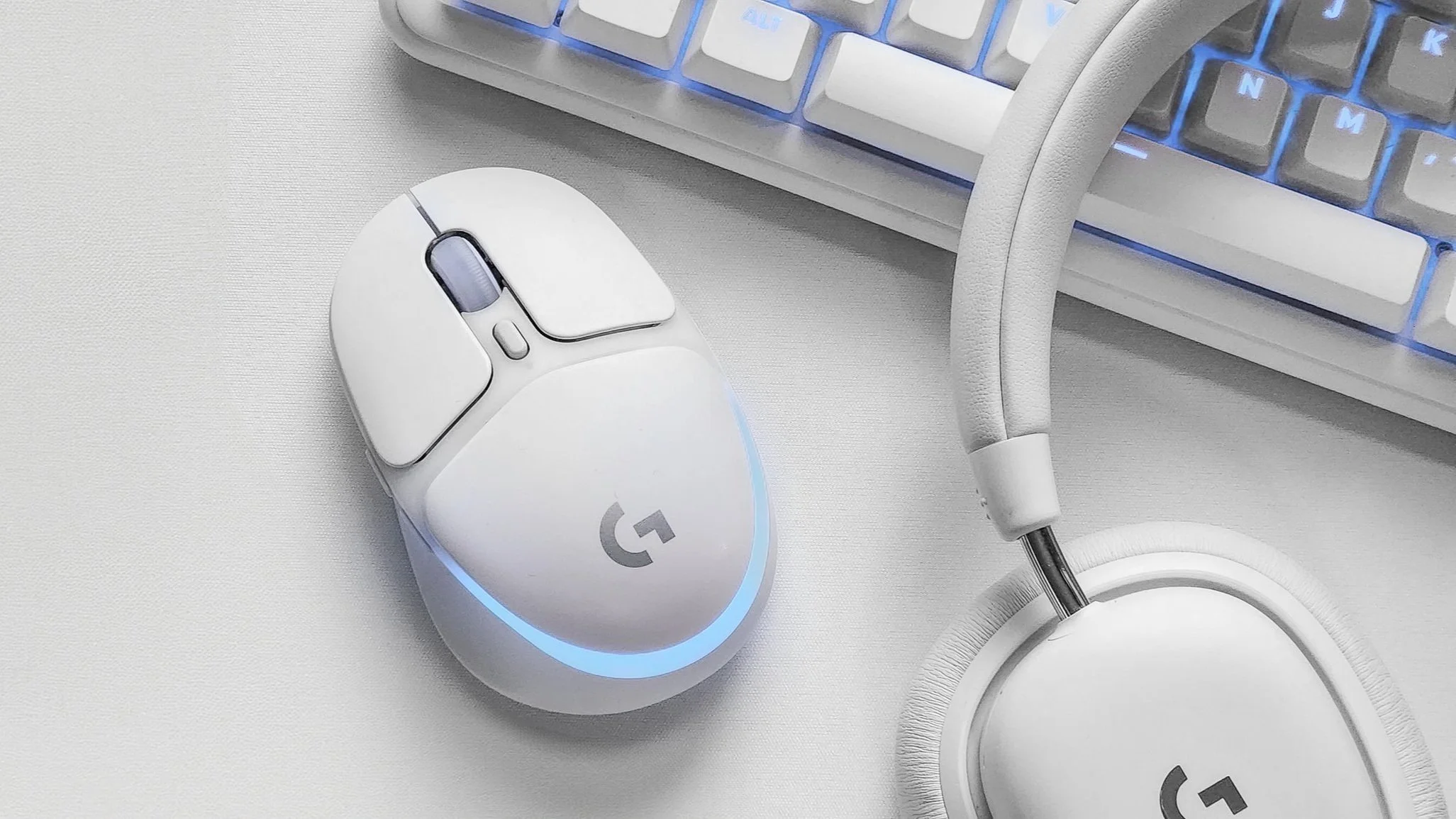 Logitech Aurora — level