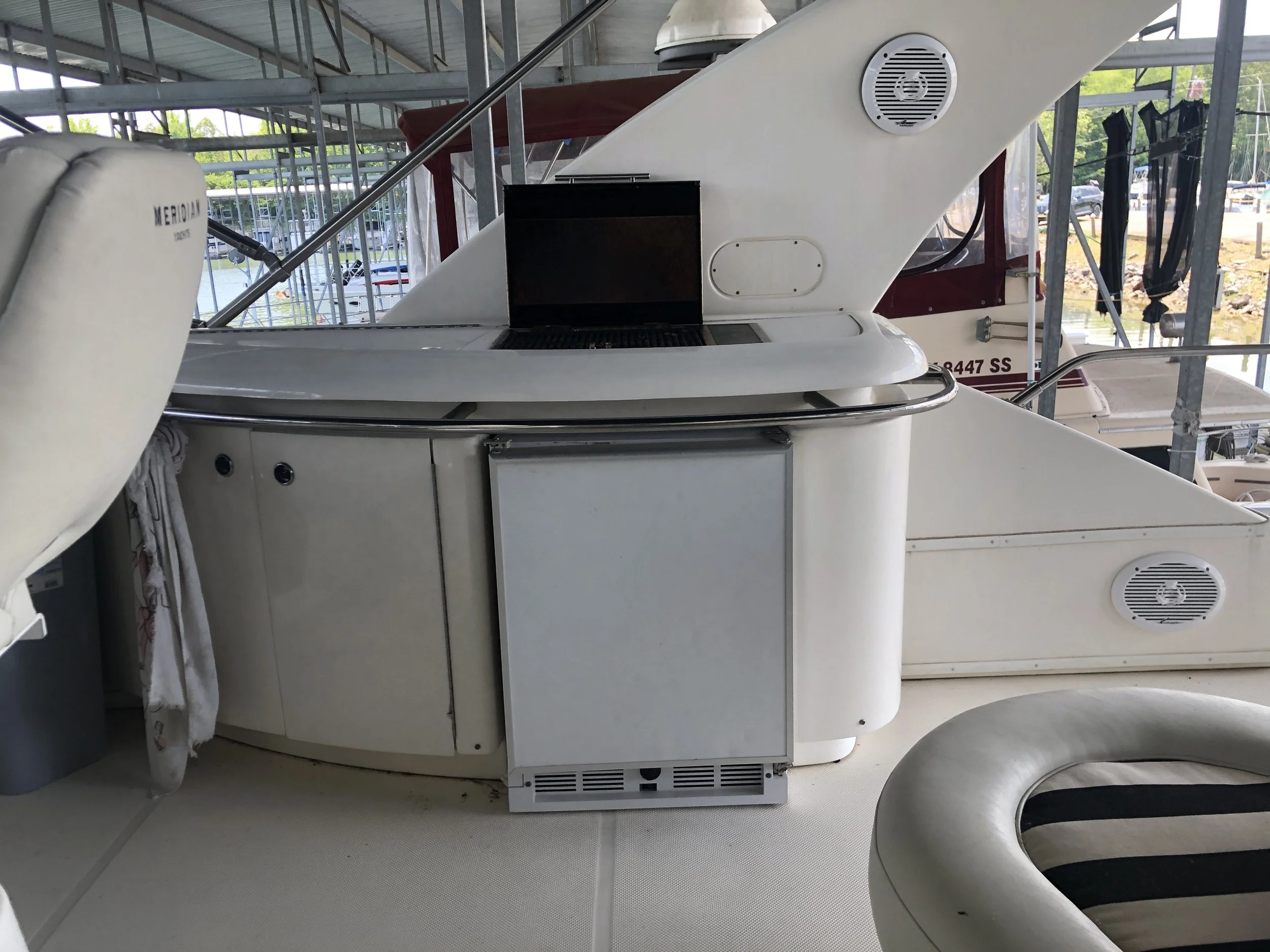 iDeal Yachts — Meridian 580 PH 2007 Specs