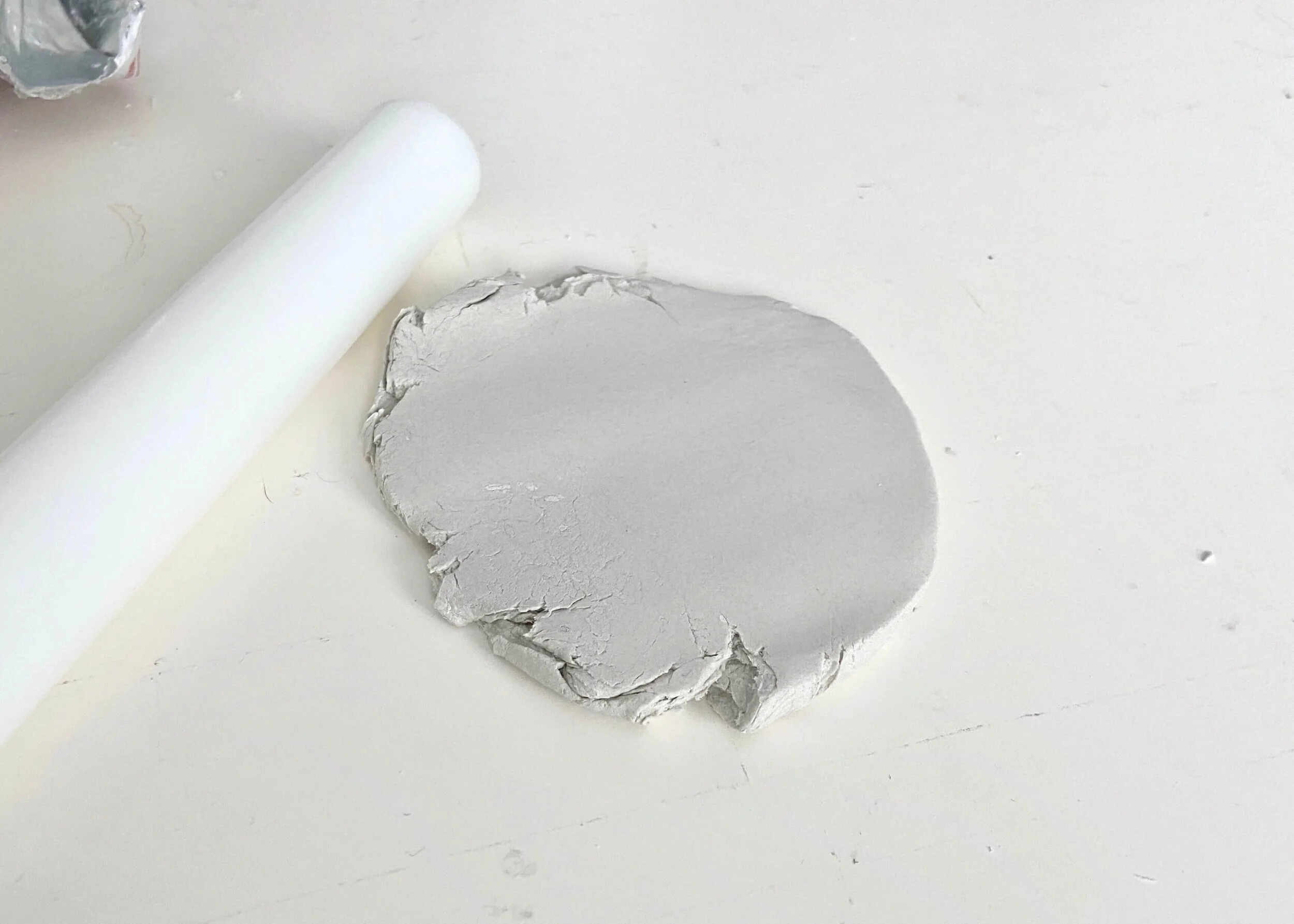 DIY Scented Clay Leaf — ISOSCELLA