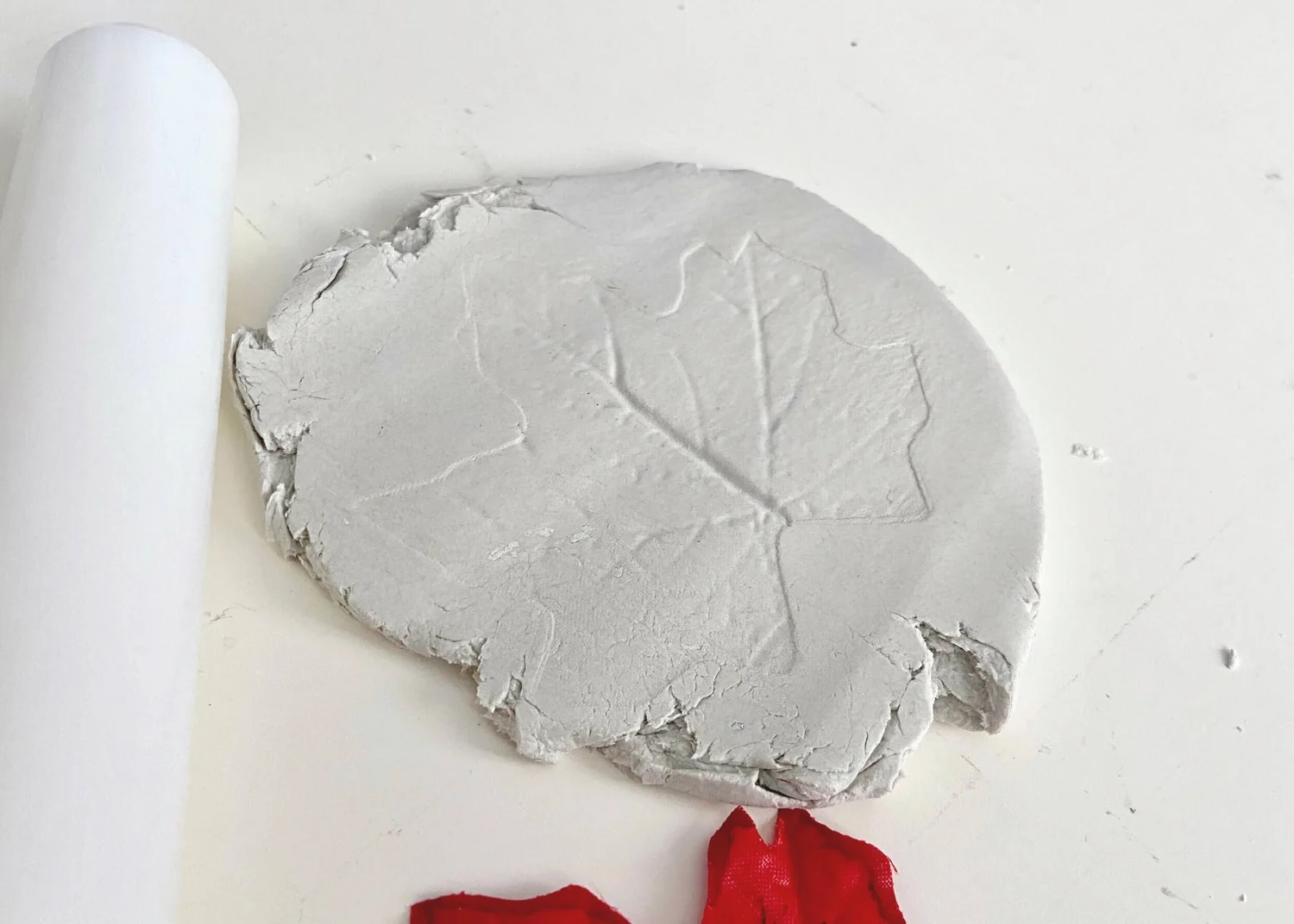DIY Scented Clay Leaf — ISOSCELLA