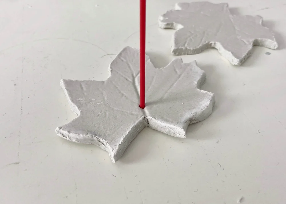 DIY Scented Clay Leaf — ISOSCELLA