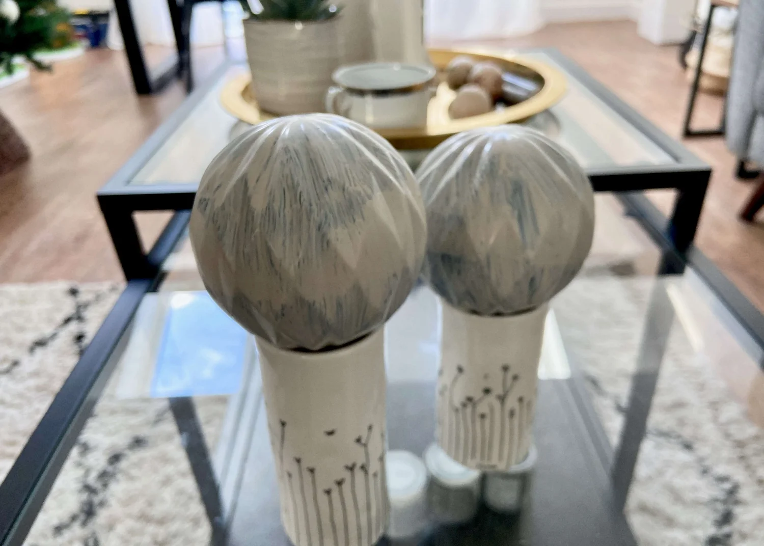 Rustic Metal Effect Baubles — ISOSCELLA