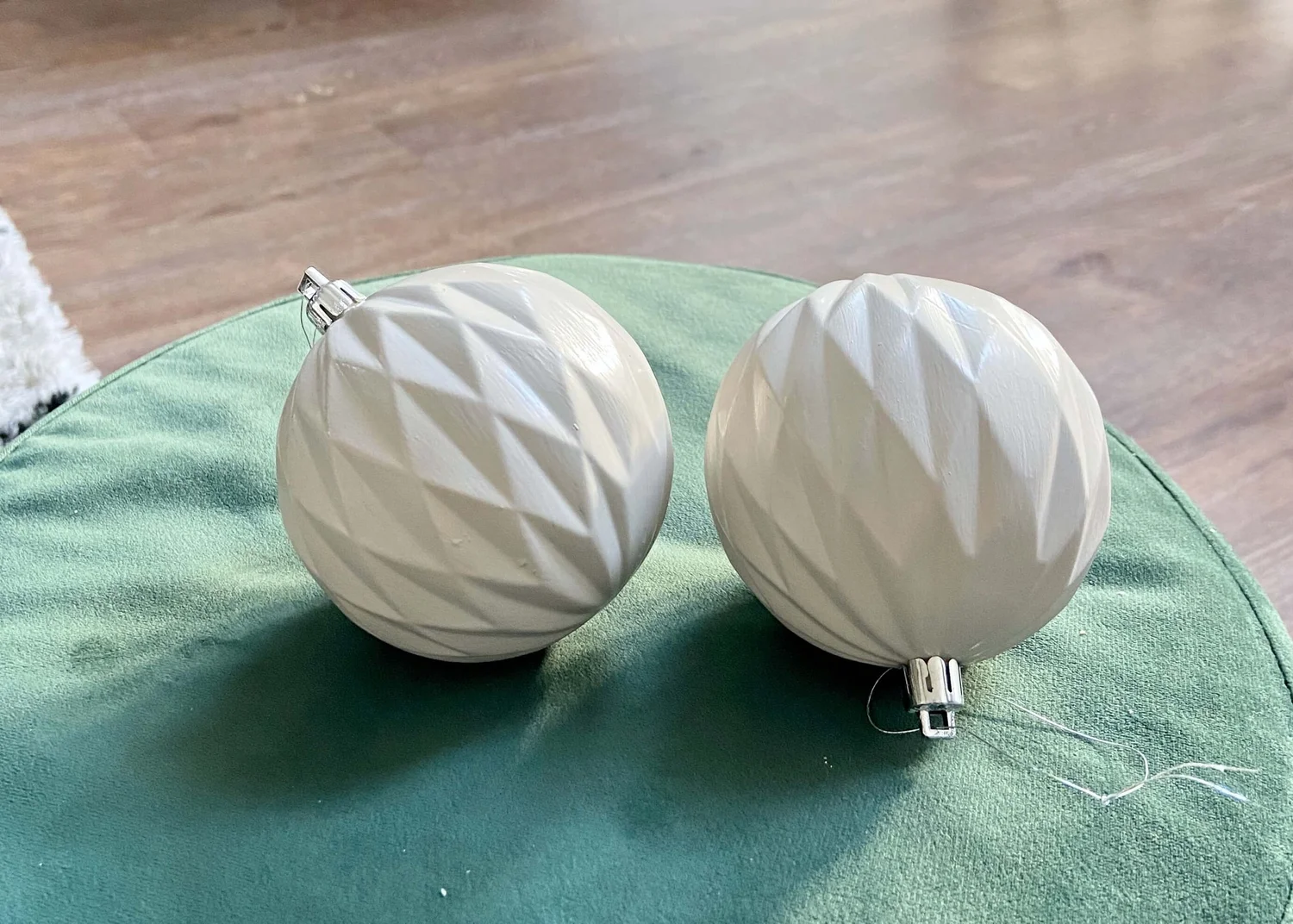 Rustic Metal Effect Baubles — ISOSCELLA