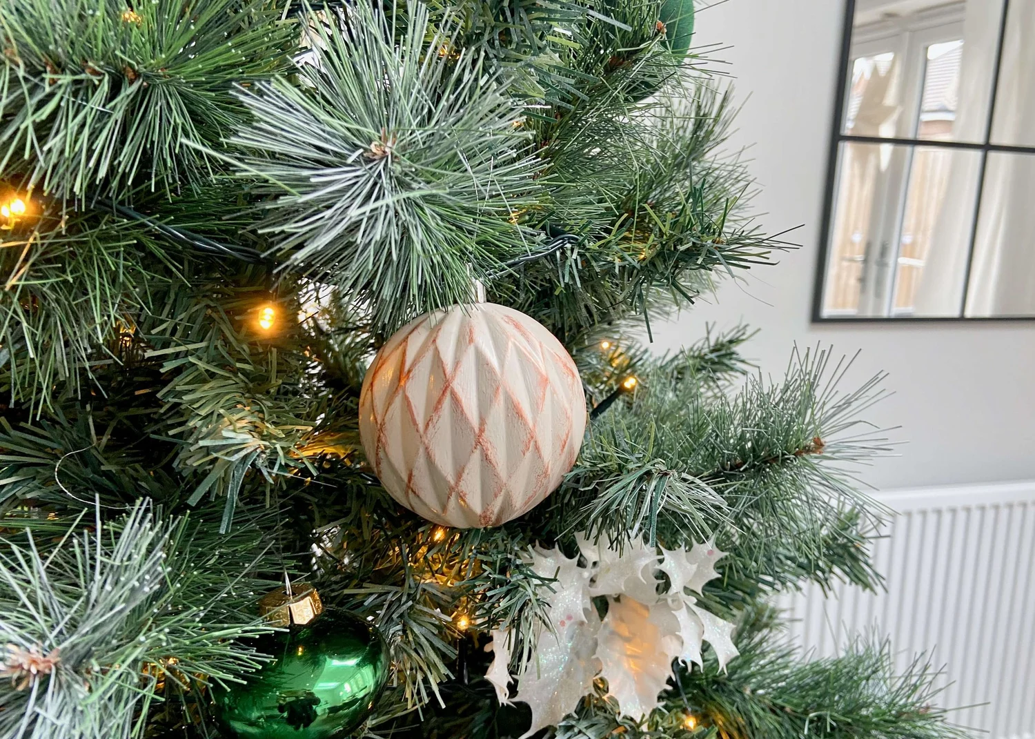 Rustic Metal Effect Baubles — ISOSCELLA