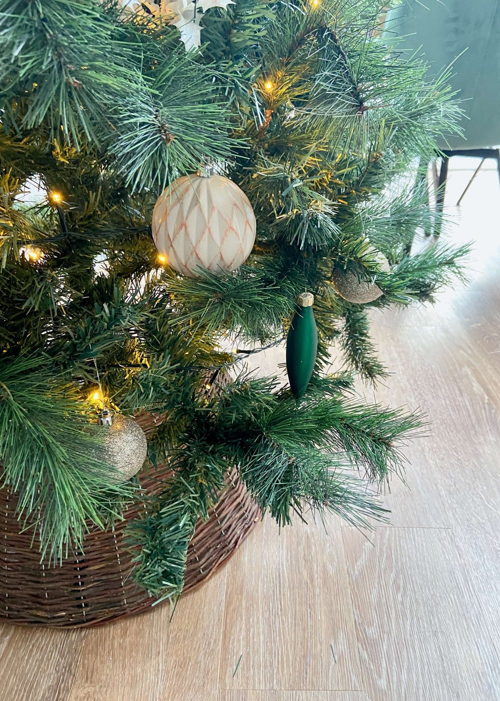 Rustic Metal Effect Baubles — ISOSCELLA