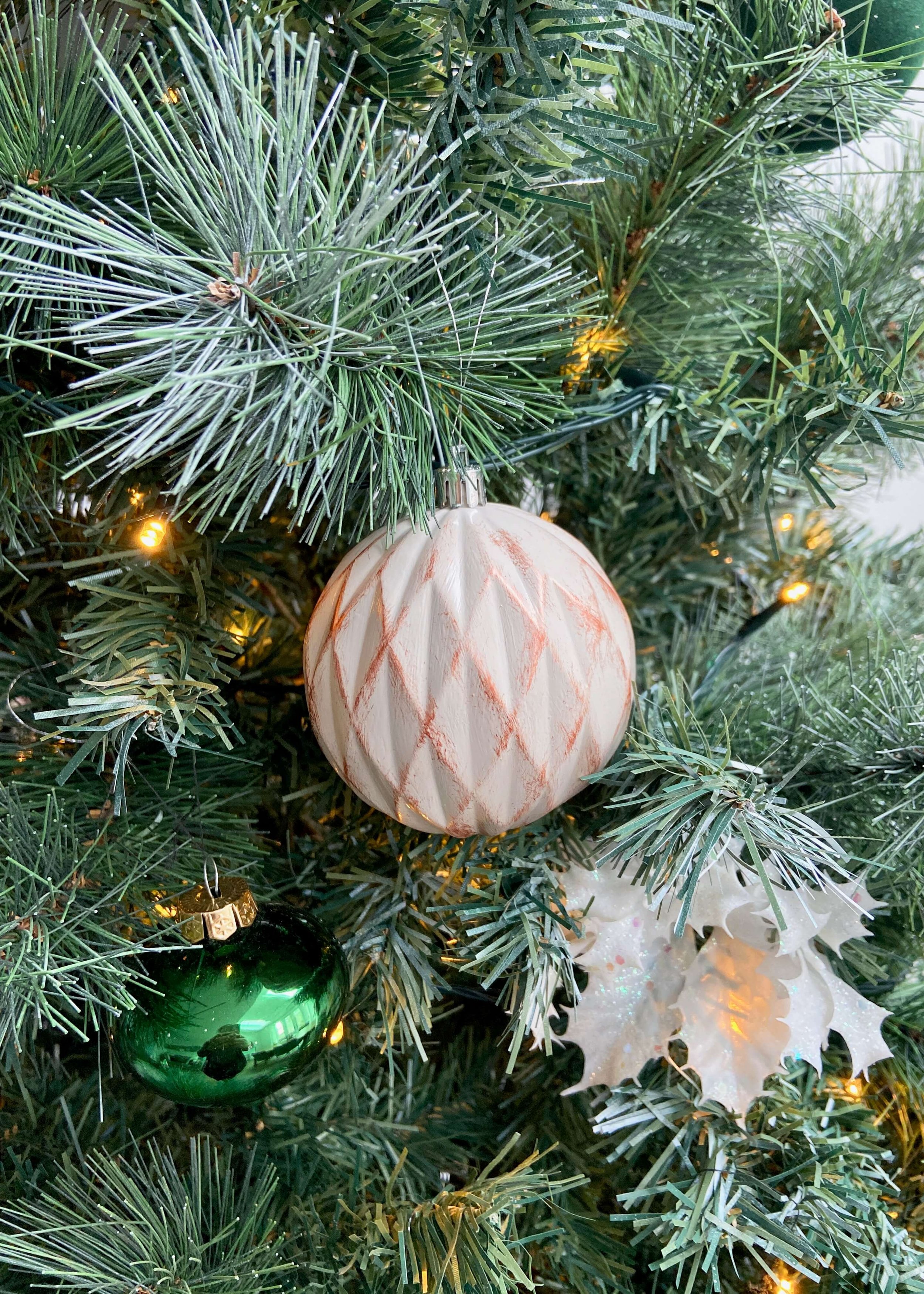 Rustic Metal Effect Baubles — ISOSCELLA