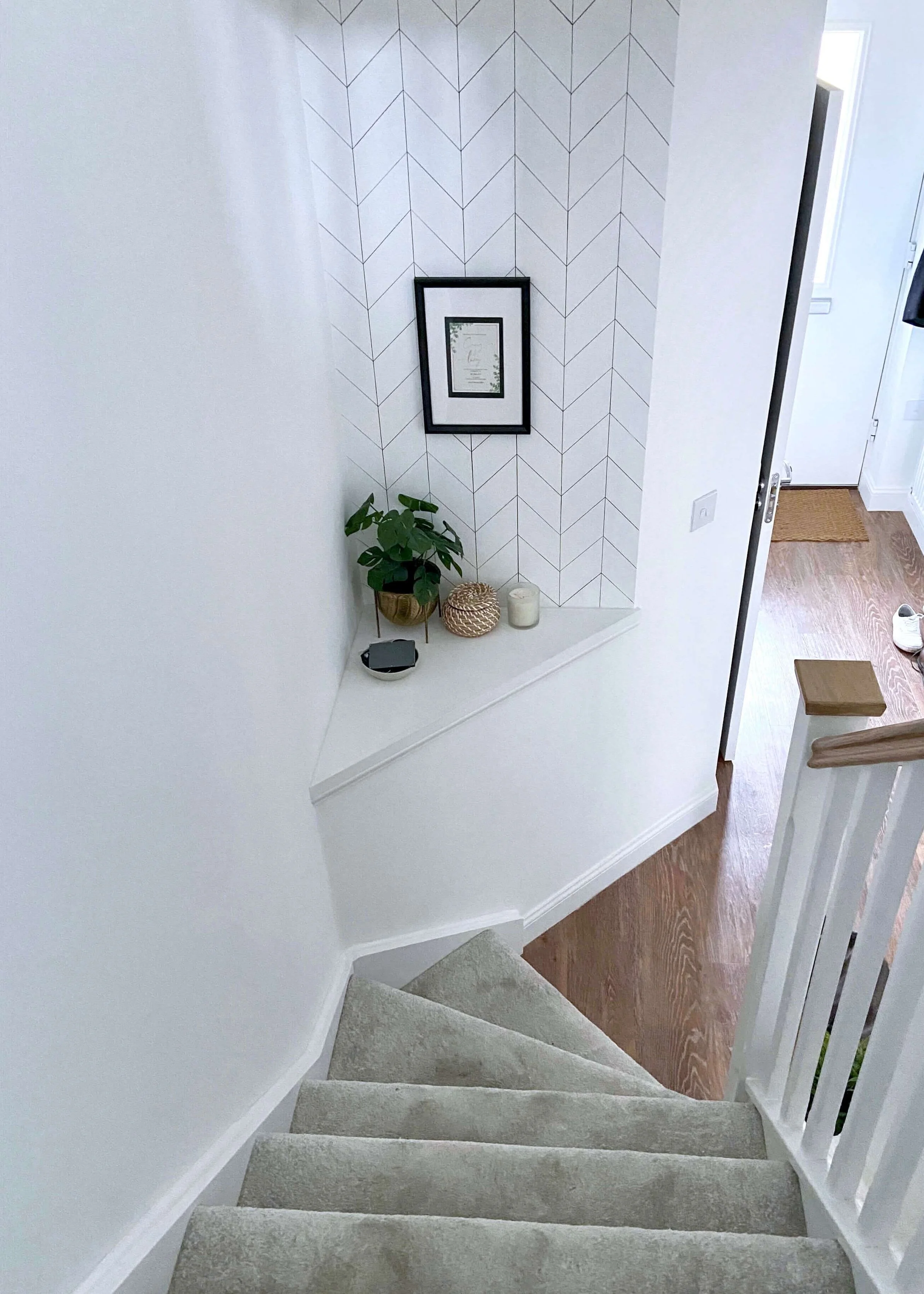 Hand-Drawn Geometric Wall — ISOSCELLA