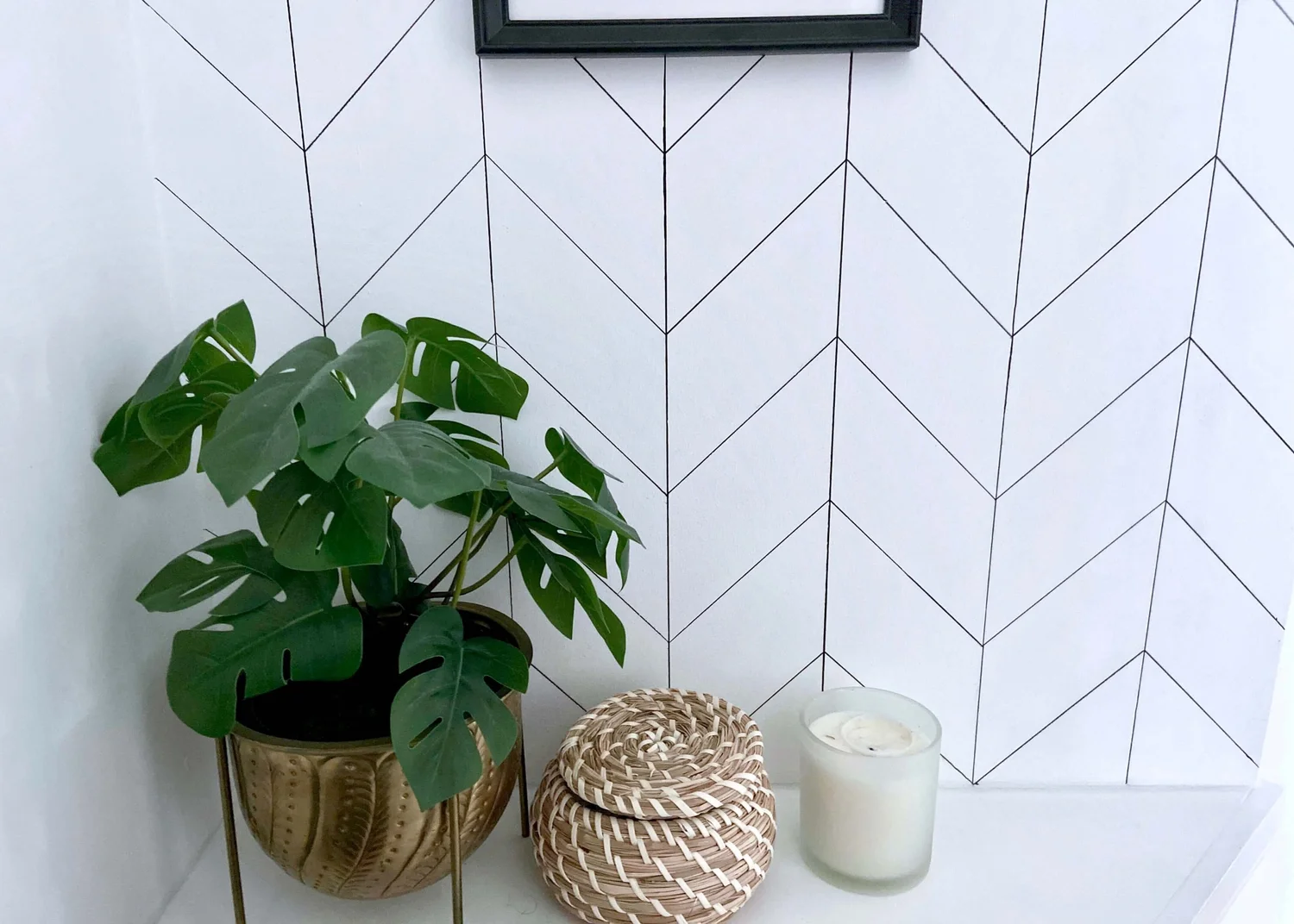 Hand-Drawn Geometric Wall — ISOSCELLA